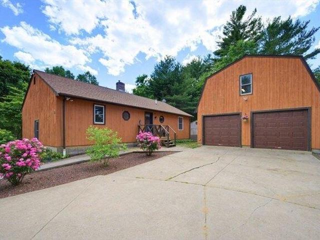 4 bedroom, Middleboro MA 02346 104904052
