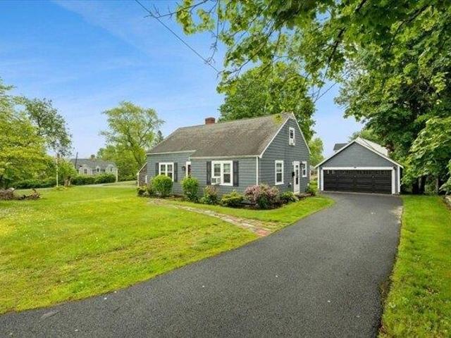 4 bedroom, Middleboro MA 02346 104351410