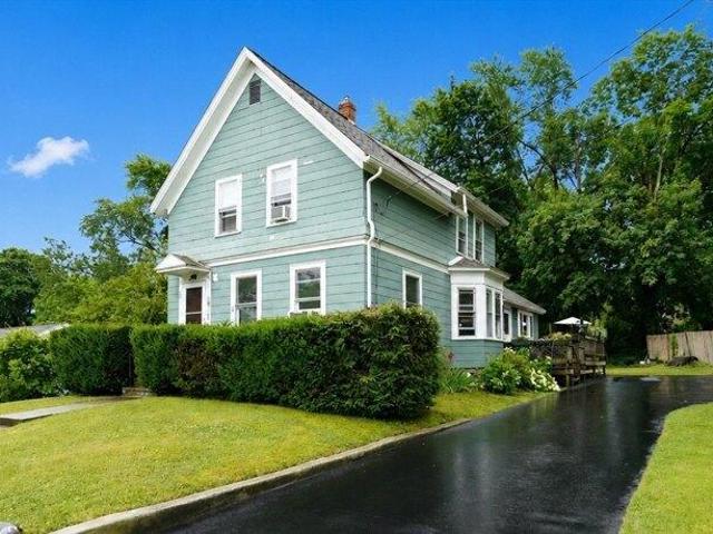 4 bedroom, Middleboro MA 02346 105059099