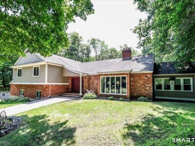 4 bedroom, Middlebury CT 06762 104851765