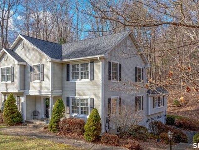 4 bedroom, Middlebury CT 06762 LS102527858
