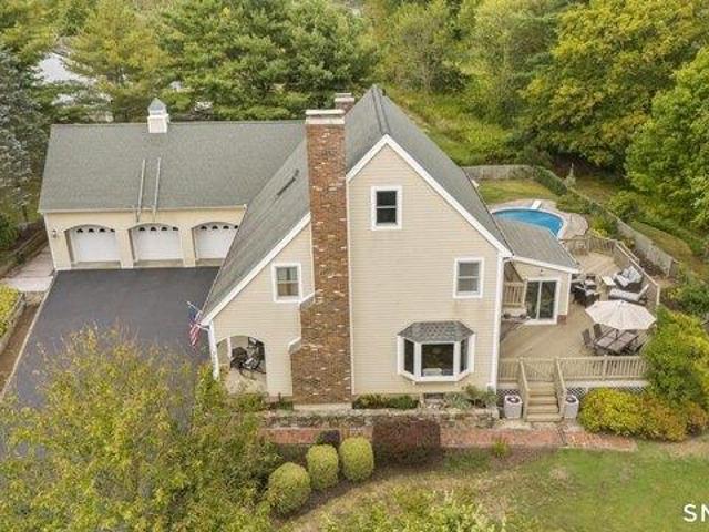 4 bedroom, Middlefield CT 06455 LS101999594