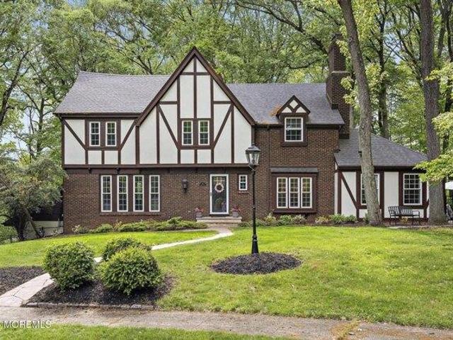 4 bedroom, Middletown NJ 07748 102762500
