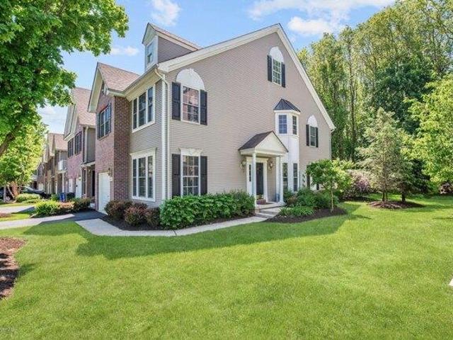 4 bedroom, Middletown NJ 07748 LS102725908
