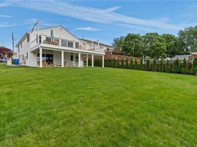 4 bedroom, Middletown RI 02842 104833888