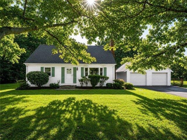 4 bedroom, Middletown RI 02842 105127418