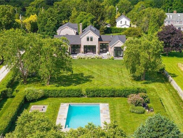 4 bedroom, Middletown RI 02842 105202584