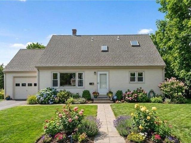 4 bedroom, Middletown RI 02842 LS103126048