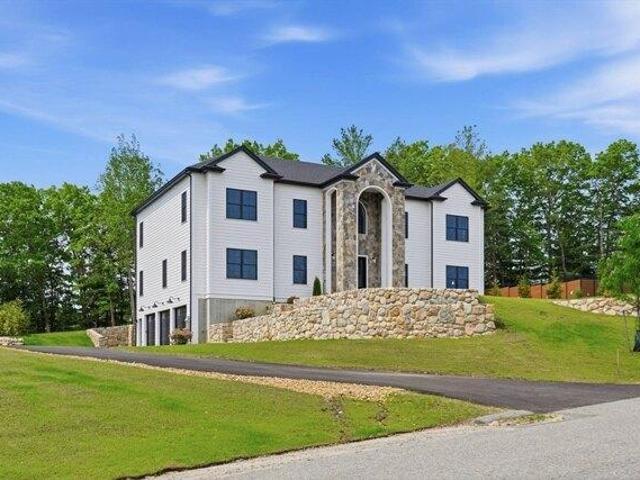 4 bedroom, Middleton MA 01949 LS102724828