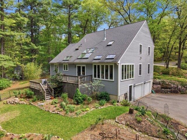 4 bedroom, Middleton MA 01949 LS102922425