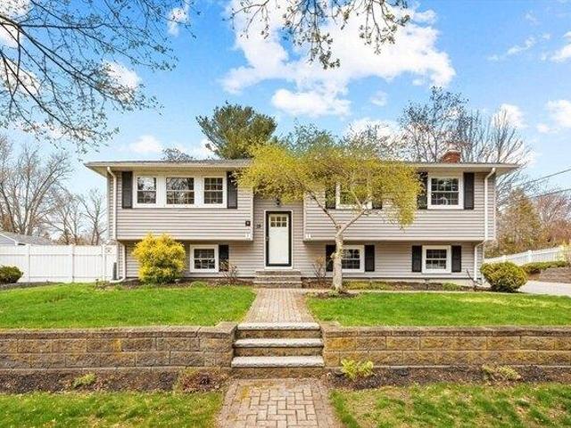 4 bedroom, Middleton MA 01949 102061510