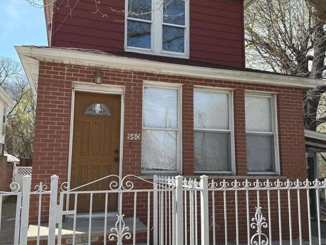 4 bedroom, Midwood NY 11210 LS72692044