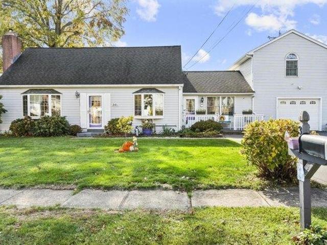 4 bedroom, Milford CT 06460 97393963
