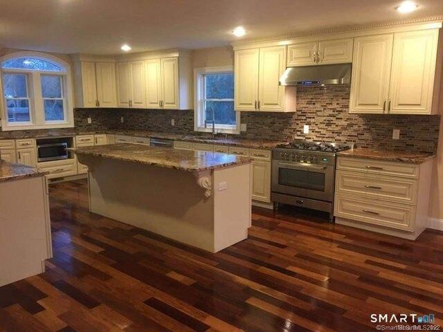 4 bedroom, Milford CT 06460 104192308