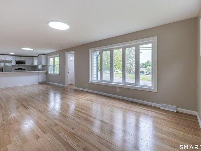 4 bedroom, Milford CT 06460 105143775