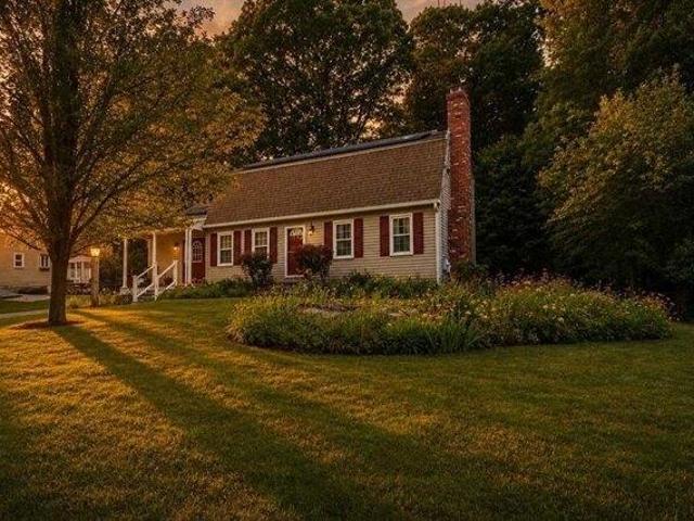 4 bedroom, Milford MA 01757 104789695