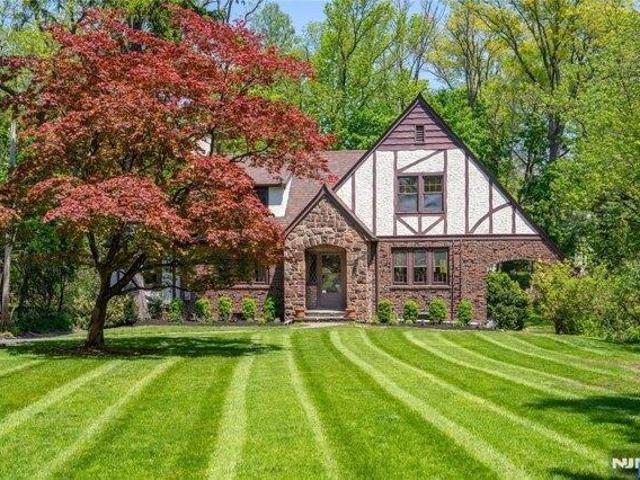 4 bedroom, Millburn NJ 07078 102558847