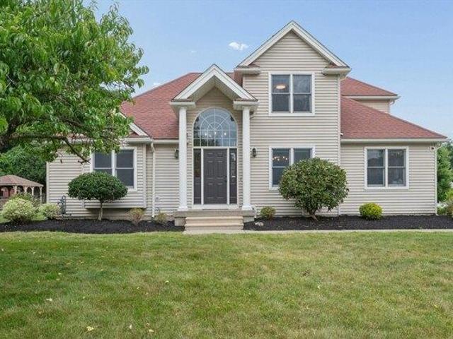 4 bedroom, Millbury MA 01527 104760555
