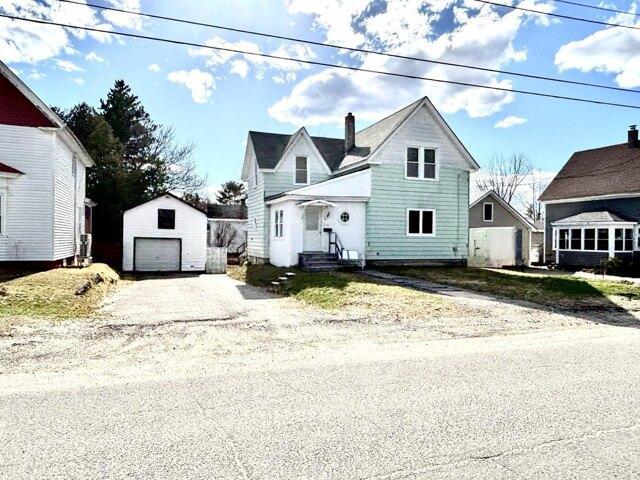 4 bedroom, Millinocket ME 04462 104903400