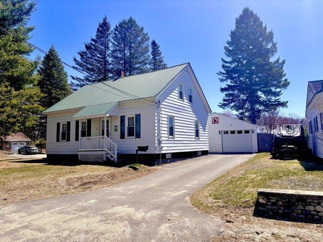 4 bedroom, Millinocket ME 04462 103070975