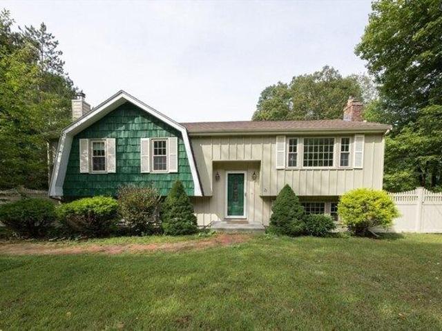 4 bedroom, Millis MA 02054 105125510