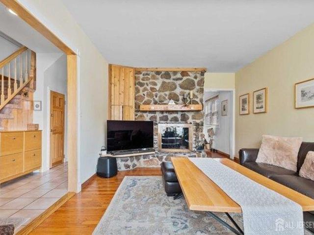 4 bedroom, Milltown NJ 08850 105174201