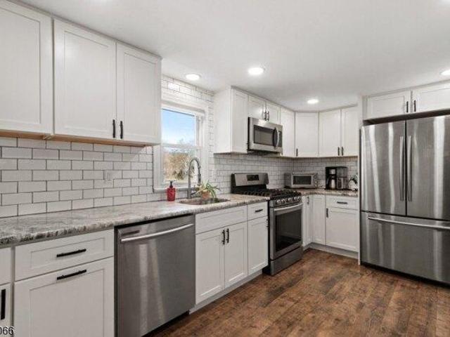 4 bedroom, Milltown NJ 08850 LS101630247