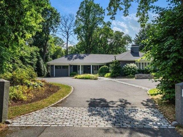 4 bedroom, Milton MA 02186 104692069