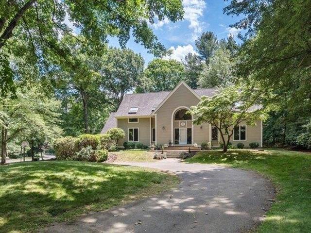 4 bedroom, Milton MA 02186 104834814