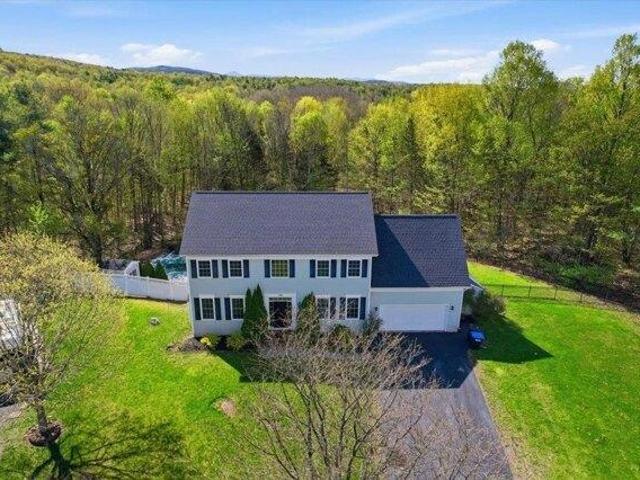 4 bedroom, Milton VT 05468 104077930