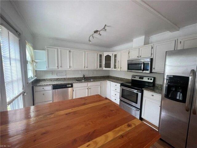 4 bedroom, Norfolk VA 23509 90427165