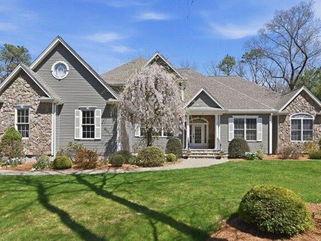 4 bedroom, Norfolk MA 02056 LS102411733