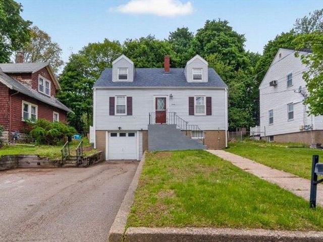 4 bedroom, Norwood MA 02062 102558950