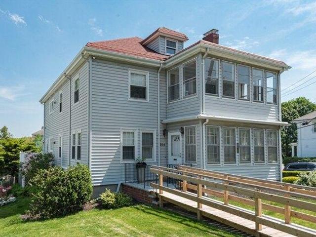 4 bedroom, Norwood MA 02062 104569891