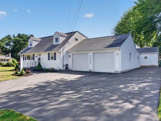 4 bedroom, Norwood MA 02062 105058840