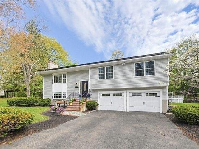4 bedroom, Norwood MA 02062 LS102409987