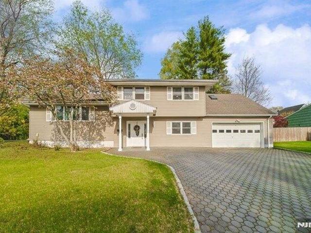 4 bedroom, Norwood NJ 07648 LS101859478
