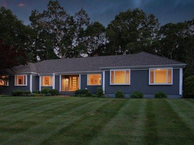 4 bedroom, Norwell MA 02061 104512627