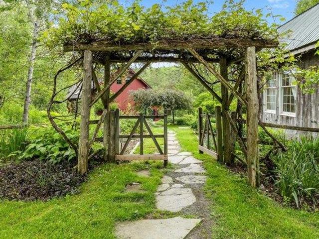 4 bedroom, Norwich VT 05055 102213676