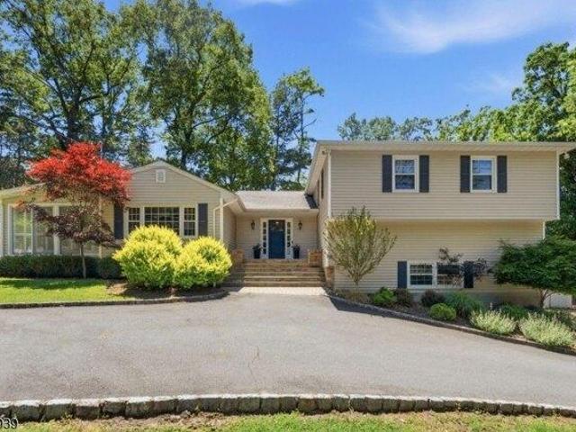 4 bedroom, North Caldwell NJ 07006 104905758