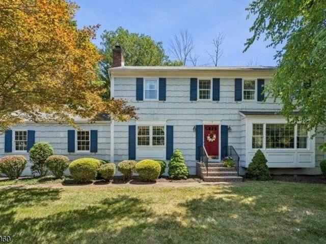 4 bedroom, North Caldwell NJ 07006 105141400