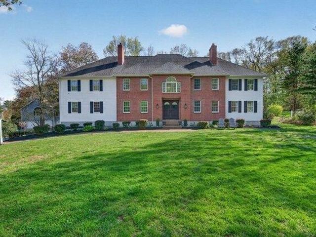 4 bedroom, North Andover MA 01845 102563341