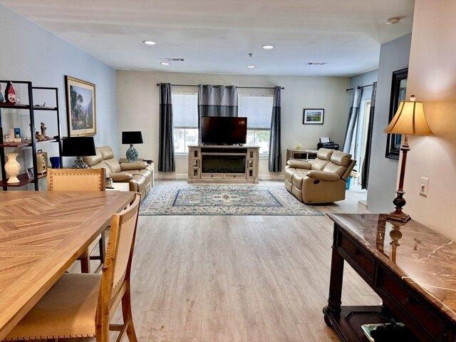 4 bedroom, North Andover MA 01845 102779303