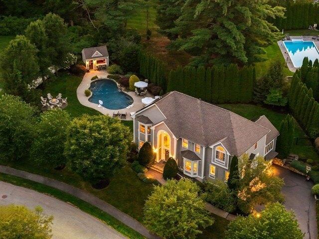 4 bedroom, North Andover MA 01845 105094442