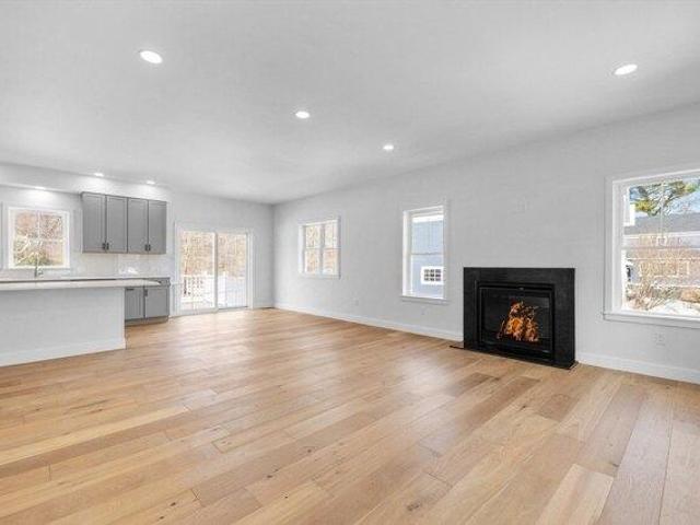 4 bedroom, North Andover MA 01845 LS102960704