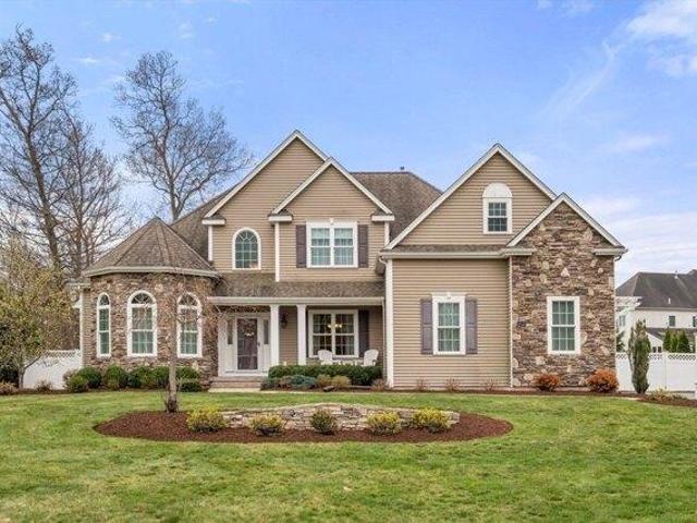 4 bedroom, North Attleboro MA 02760 102670694