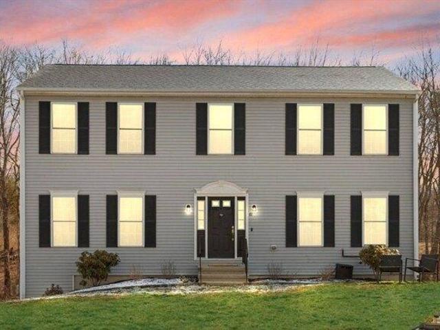 4 bedroom, North Attleboro MA 02760 103248411