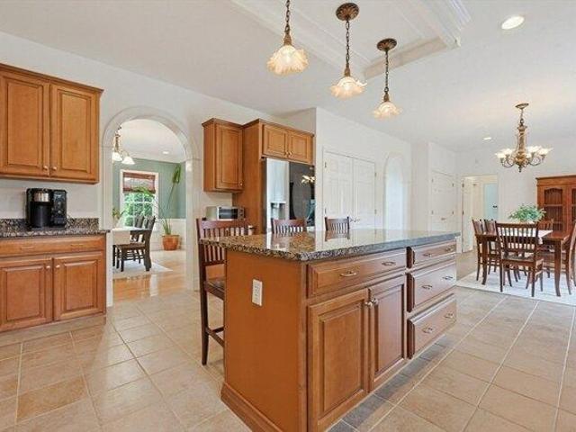 4 bedroom, North Attleboro MA 02760 105140891