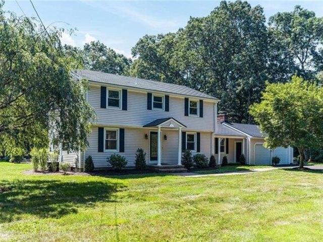 4 bedroom, North Kingstown RI 02852 104810903
