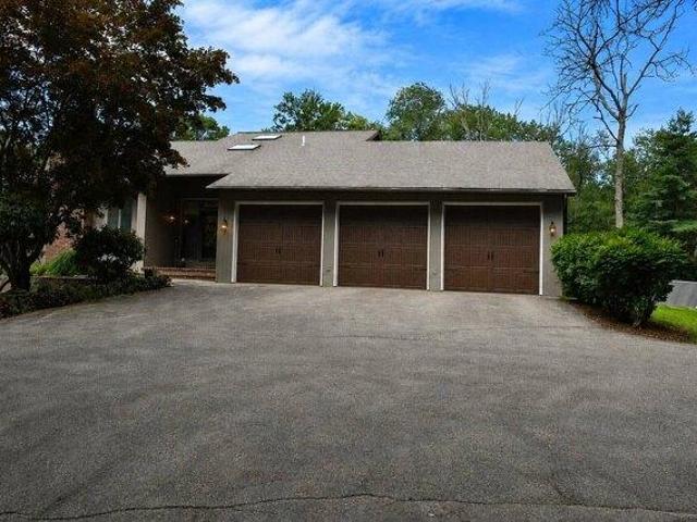 4 bedroom, North Kingstown RI 02852 105093295